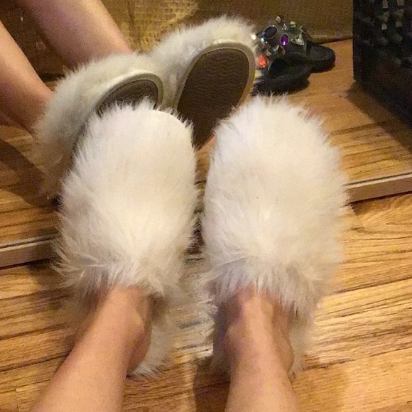 GAP | Shoes | Cozy White Fur Slippers | Poshmark